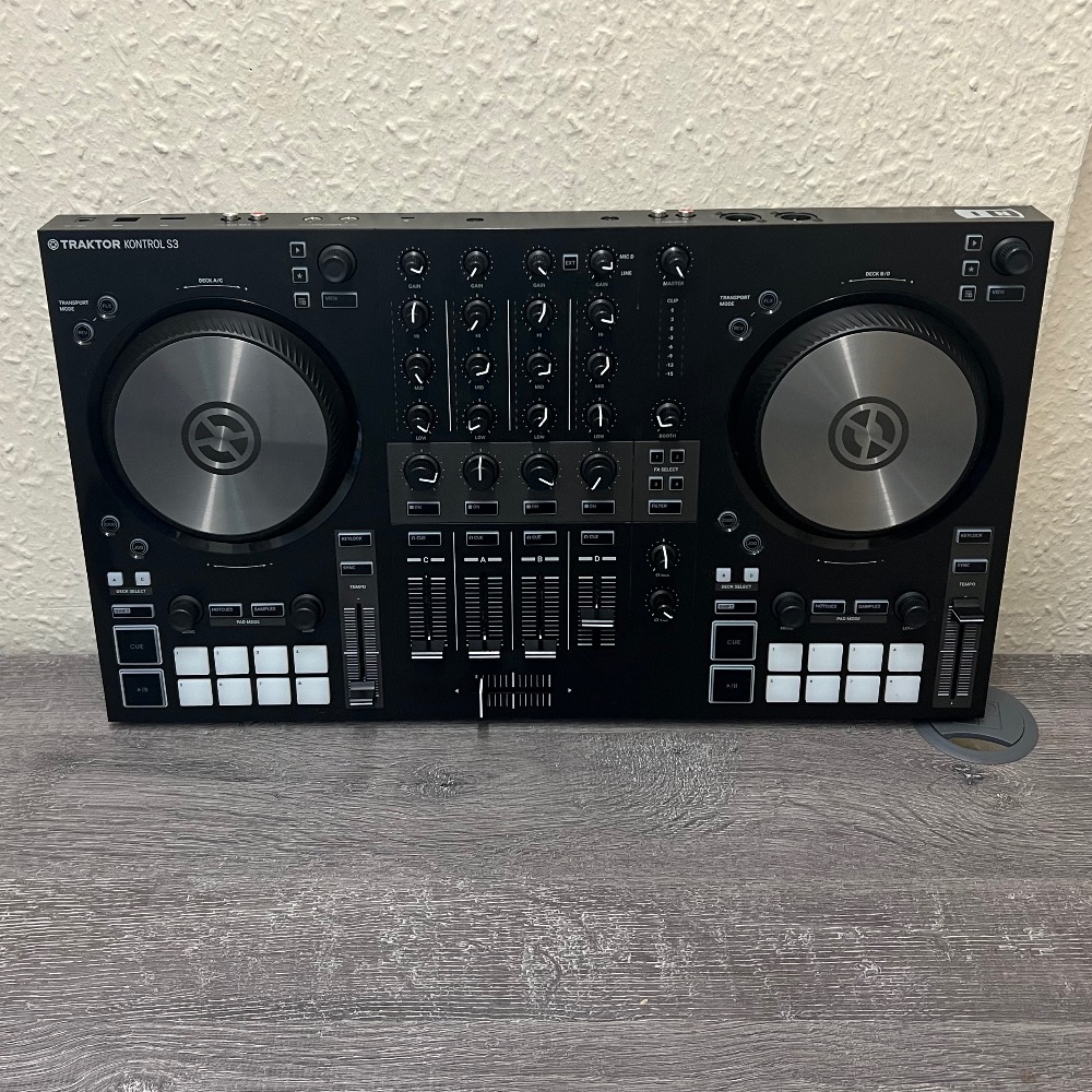 NATIVE INSTRUMENT TRAKTOR KONTROL S3 DJ CONTROLLER - Own4Less